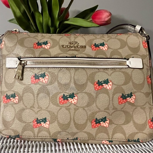 Coach | Bags | Coach Crossbody File Bag Signature Pattern W ...